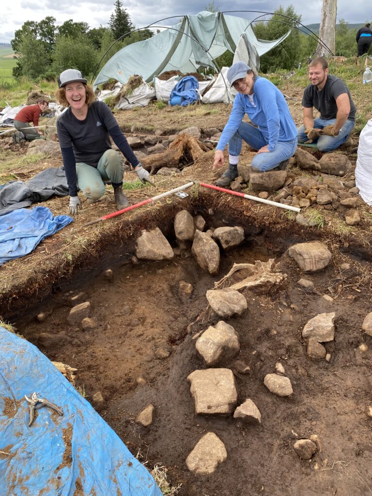 Battle Hill 2025 - Archaeological Fieldwork Opportunities Bulletin (AFOB)