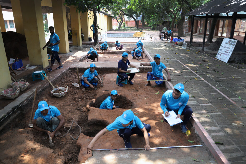 Entry 77813 - Archaeological Institute of America